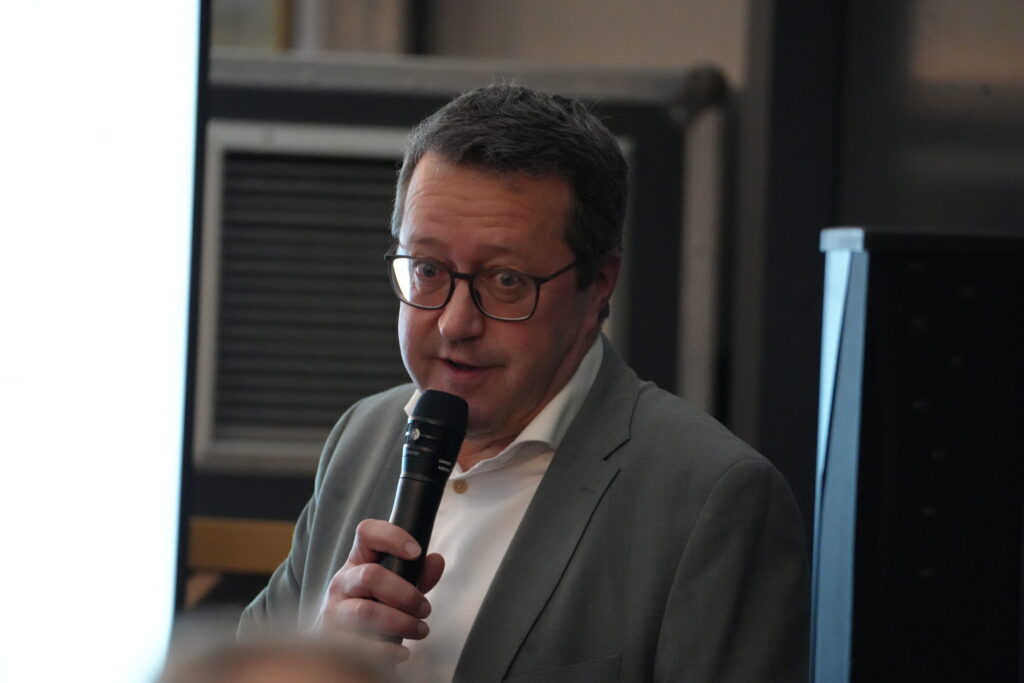 Aweiung vum Waasserbehälter mat der Energiereckgewënnungsturbinn ...